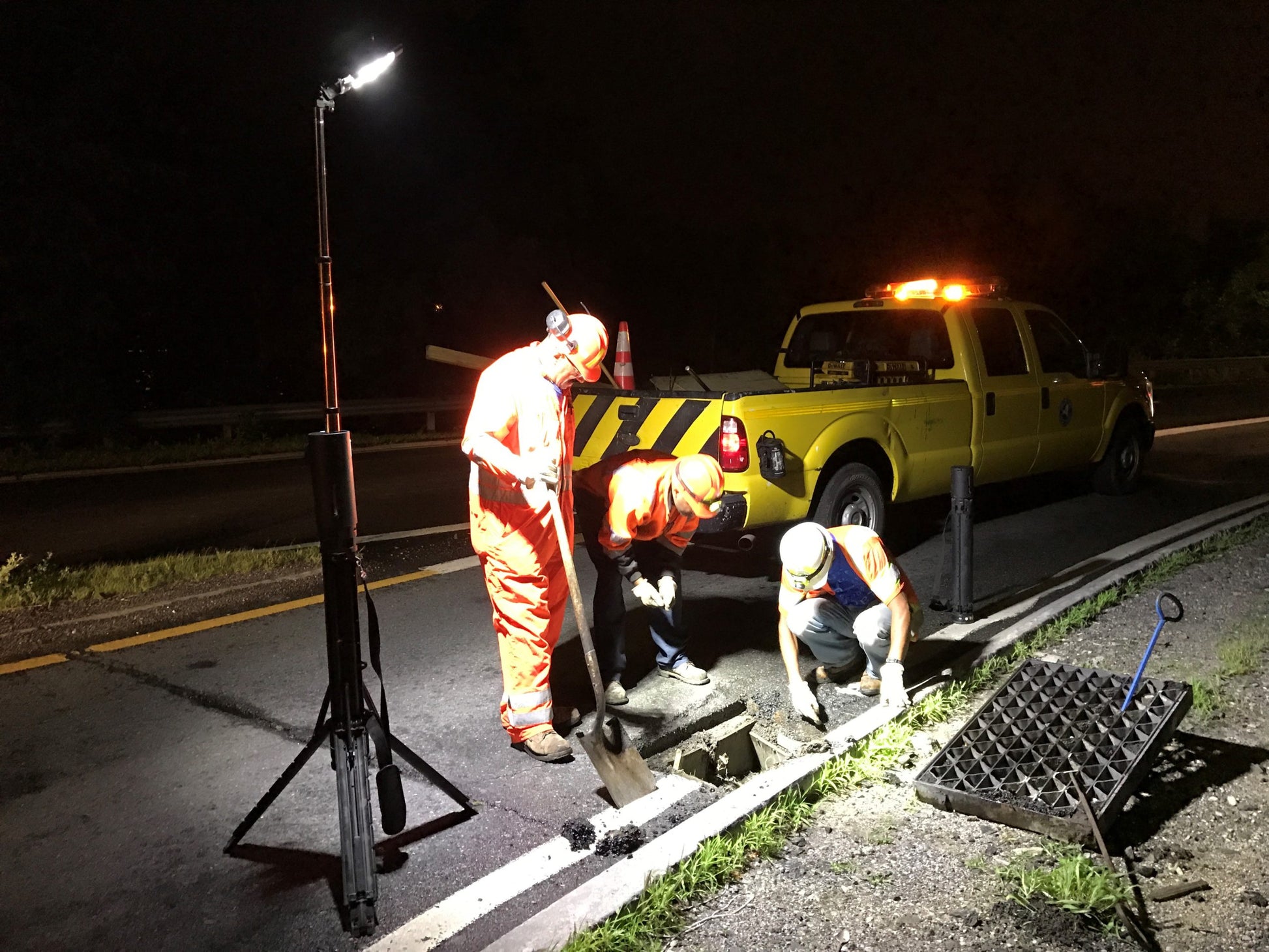 FoxFury Nomad 360 Portable Area-Spot Light – IdentiFire