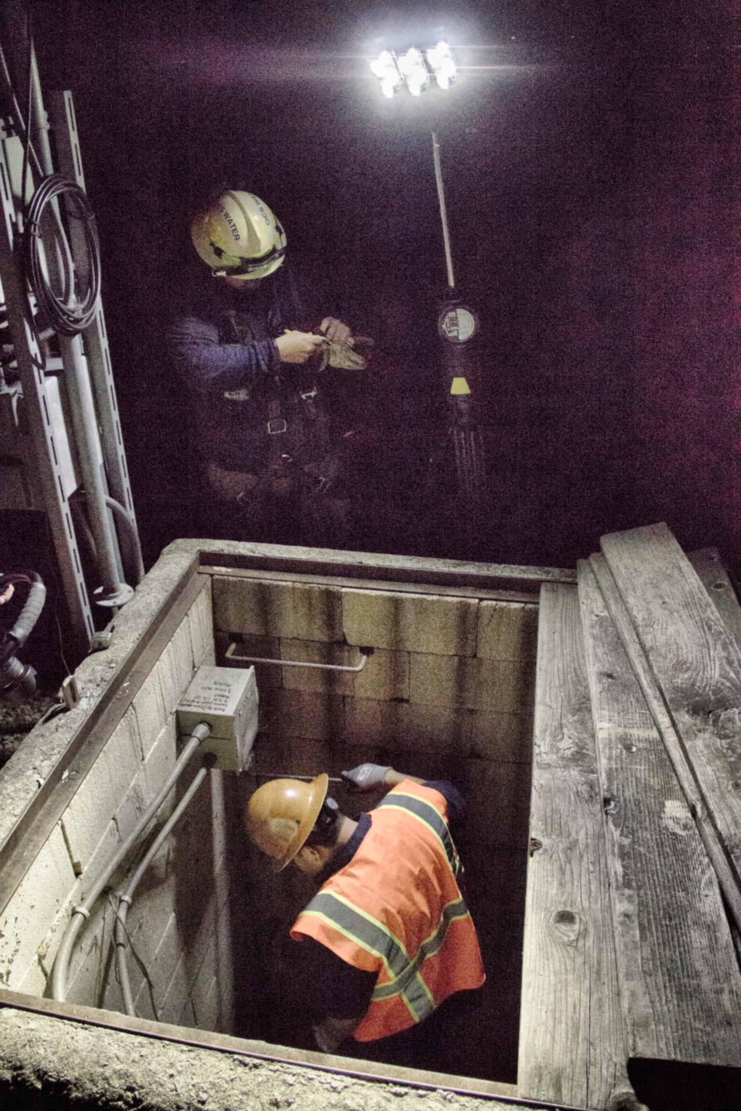 FoxFury Nomad 360 Portable Area-Spot Light – IdentiFire