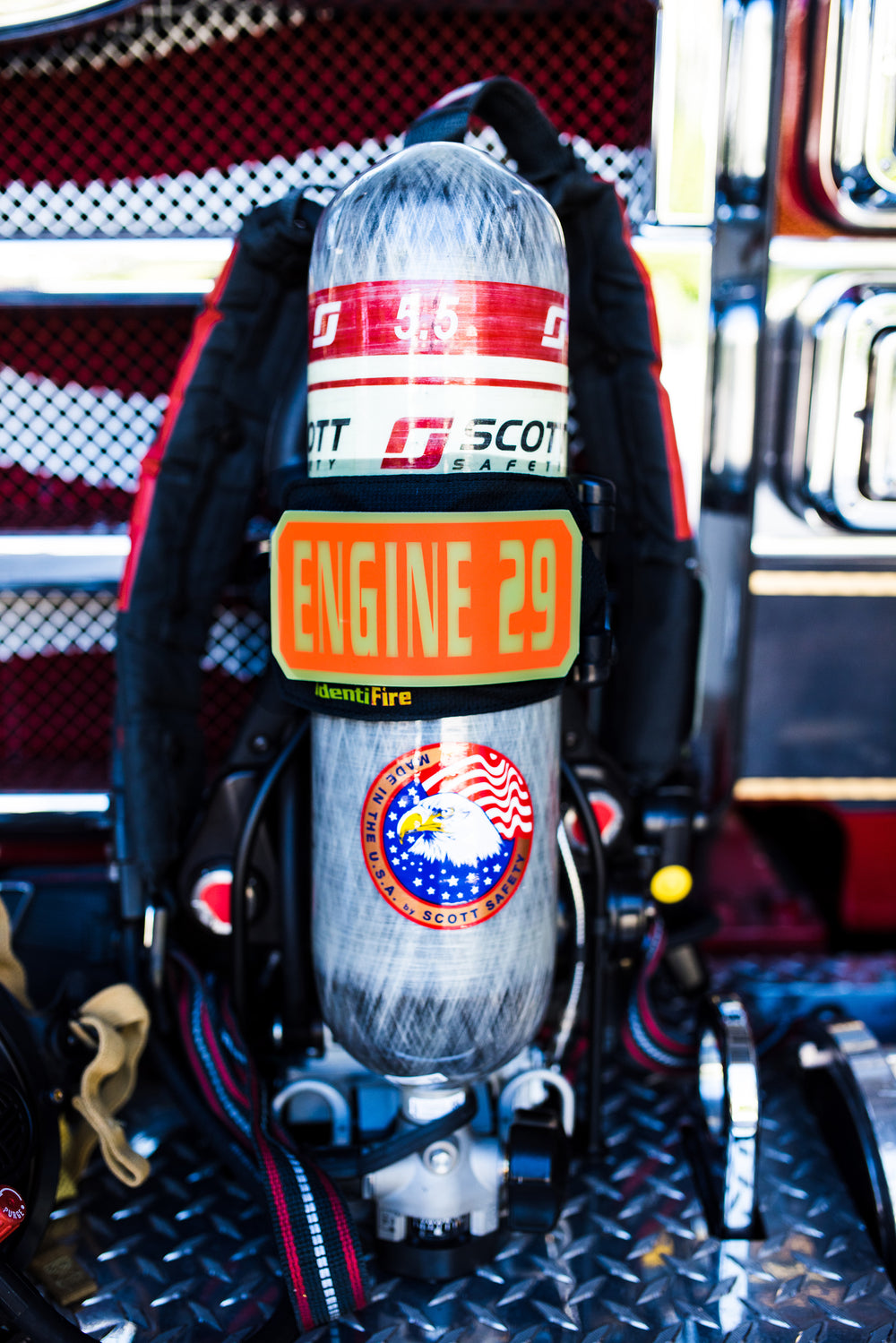IdentiFire™ SCBA Accountability Rear Cylinder System