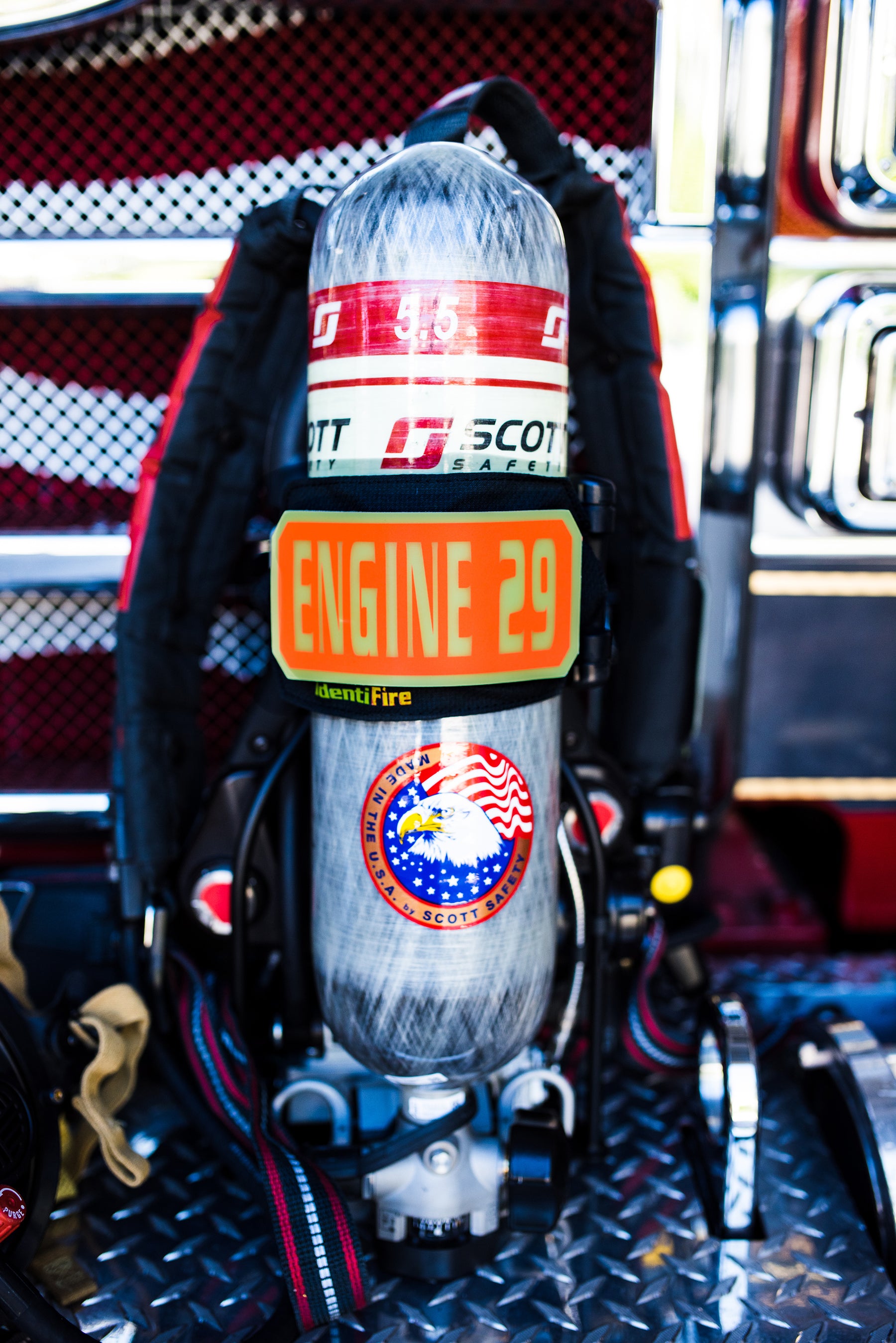 IdentiFire™ SCBA Accountability Rear Cylinder System